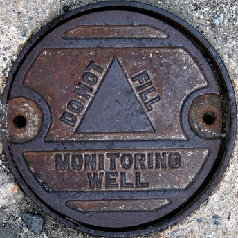 What is Well Screen in a Groundwater Monitoring Well?